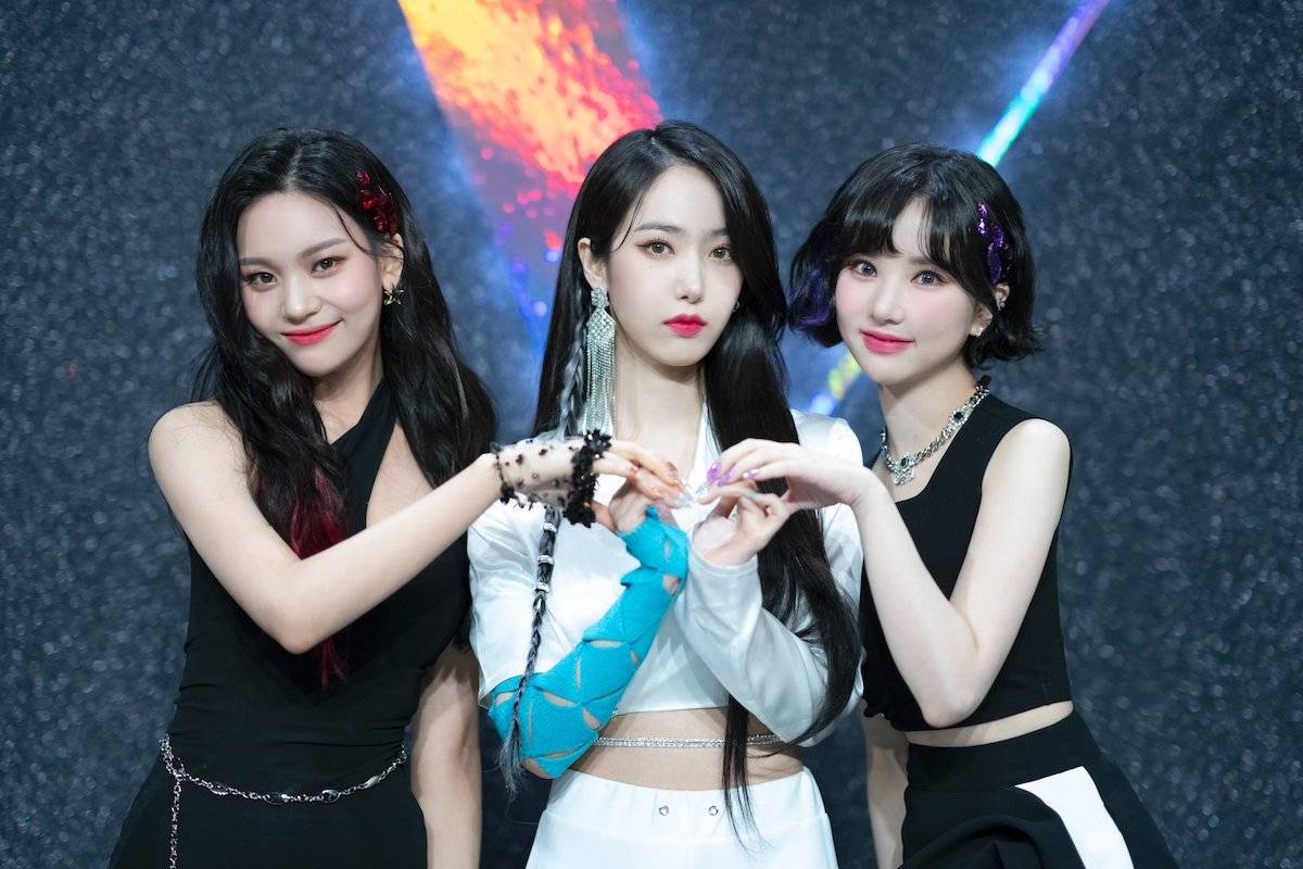 VIVIZ幾經波折終於出道 銀河激動淚灑舞台 | 心韓